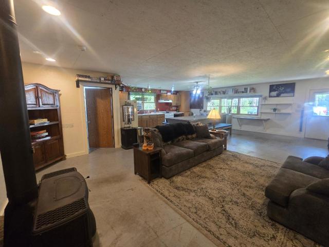11161 Highway 65