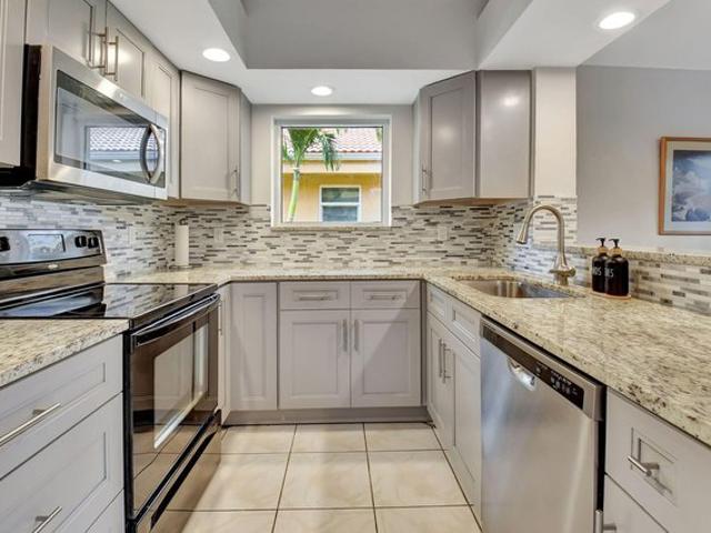 11161 Sangria Ct, Boca Raton, FL 33498