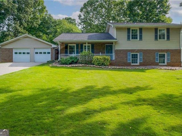 11165 Crosshaven Dr, Roswell, GA 30075