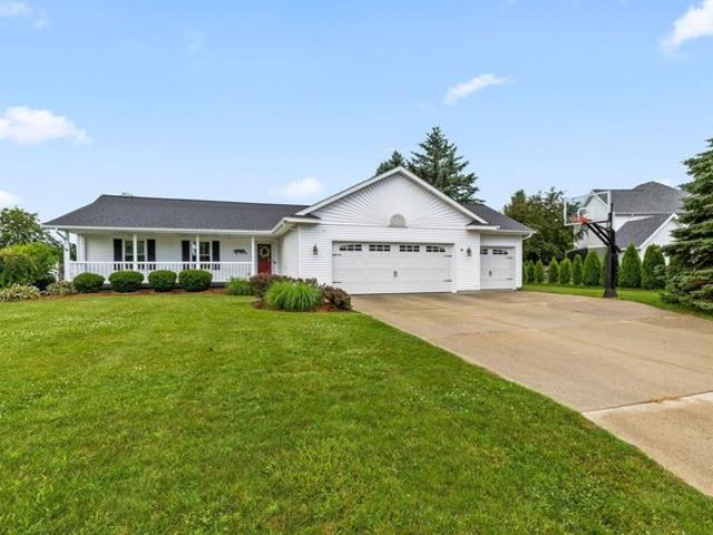 11169 Moorfield Dr, Freeland, MI 48623