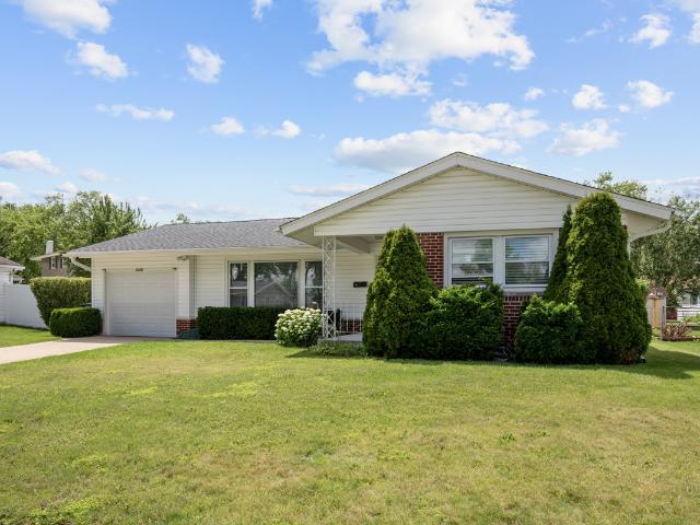 1116 Maple Lane