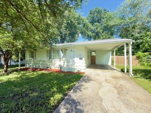 1116 N Clay St, Nevada, MO 64772