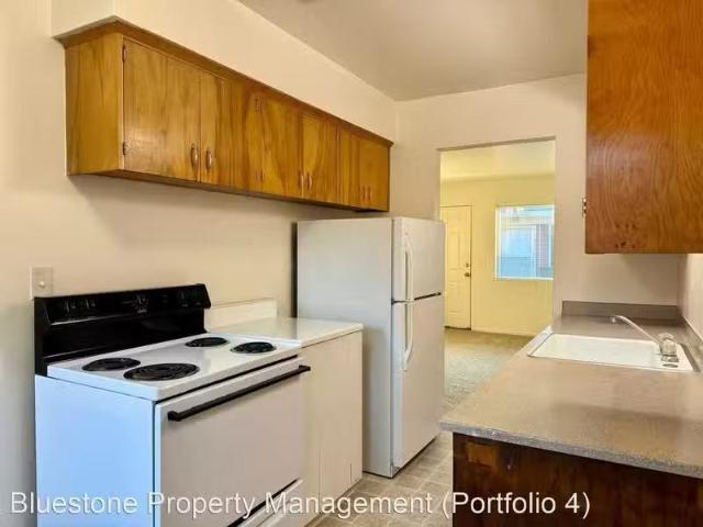 1116 NE 57th Queens Court Apartments