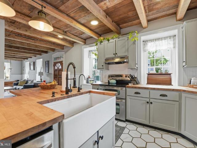 1116 Old Swede Road