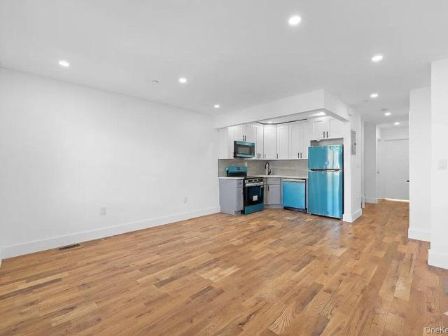1116 Blake Avenue