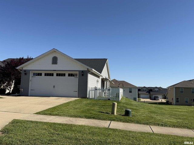 1116 Dixon St, Washington, IL 61571