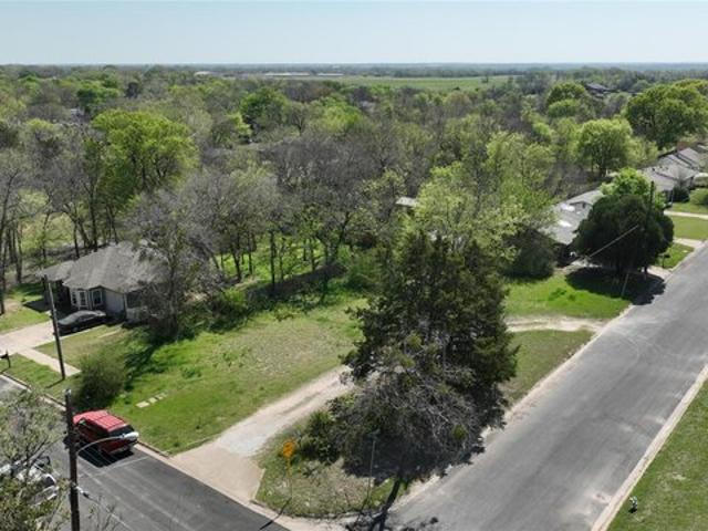 1116 E Epstein St, Sherman, TX 75090