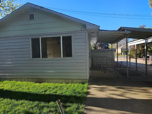 1116 E Main St