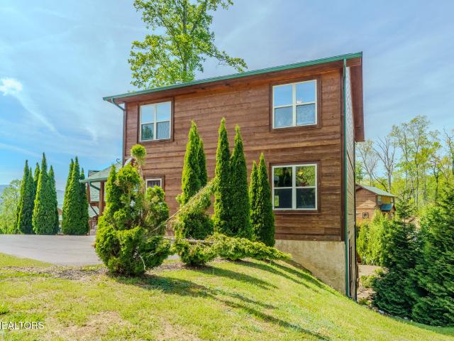 1116 Greenbriar Village Lane