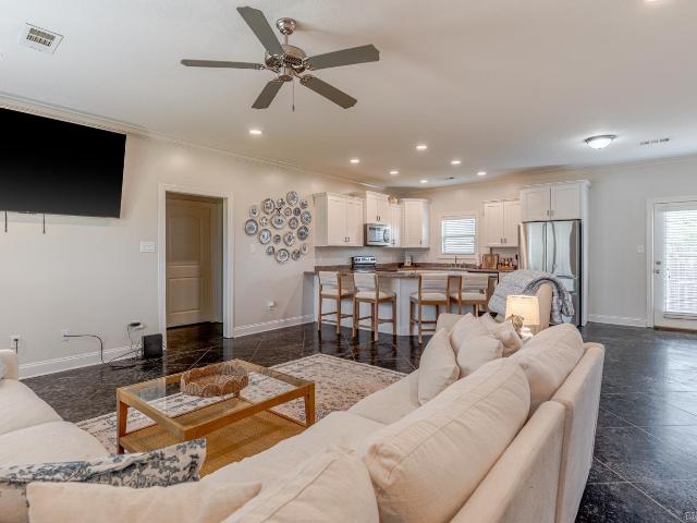 1116 Gregory Ct