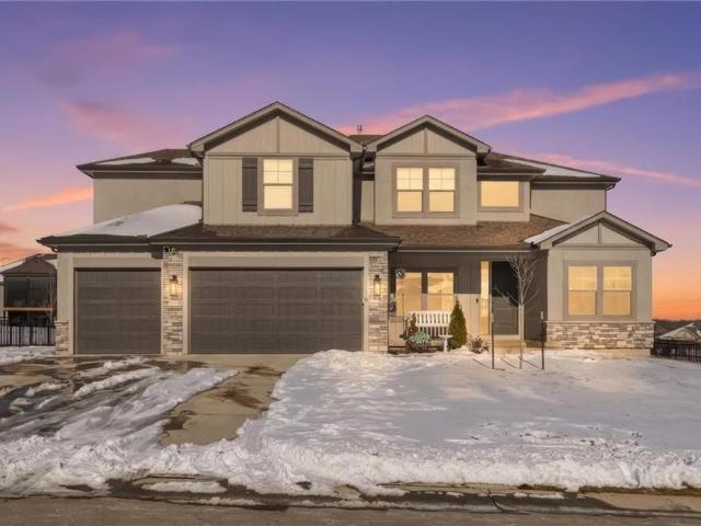 1116 Hummingbird Ct, Greenwood, MO