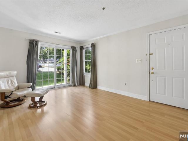 1116 Hyde Park Court