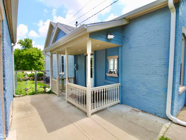 1116 High St