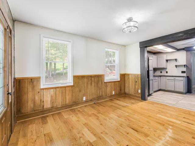1116 Hitt Ln