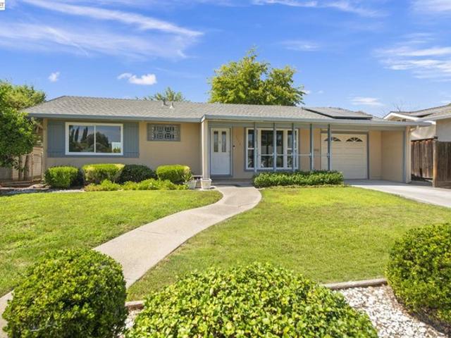 1116 Hollyhock St, Livermore, CA 94551