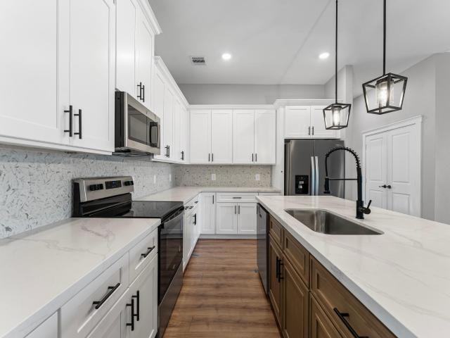 1116 Longleaf Pine St Street