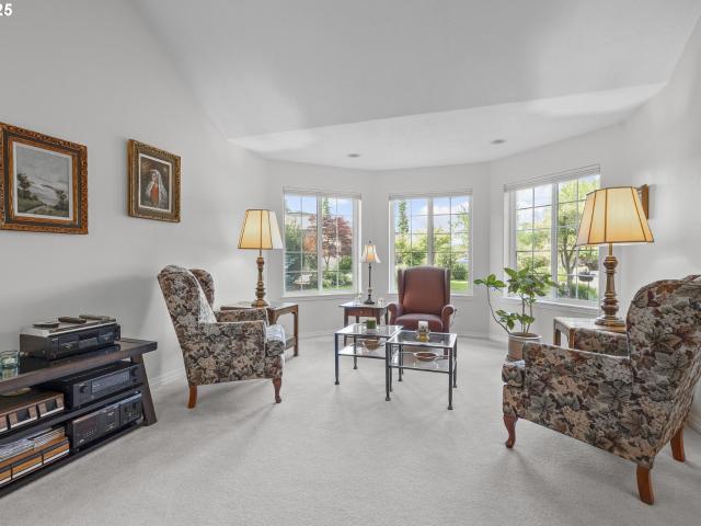1116 Russ LN