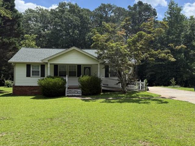 1116 Robinson Rd, Peachtree City, GA 30269