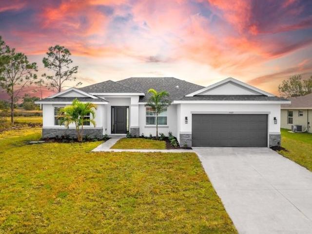 1116 SW London Ln, Port Saint Lucie, FL 34953