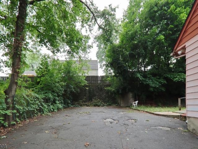 1116 Saint Louis Ave