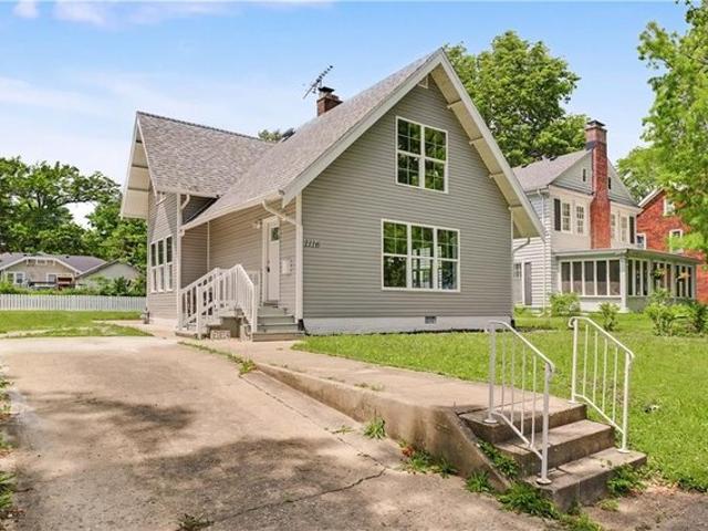 1116 Sheridan St, Danville, IL 61832