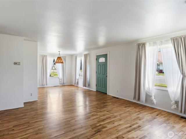 1116 W 1st Street