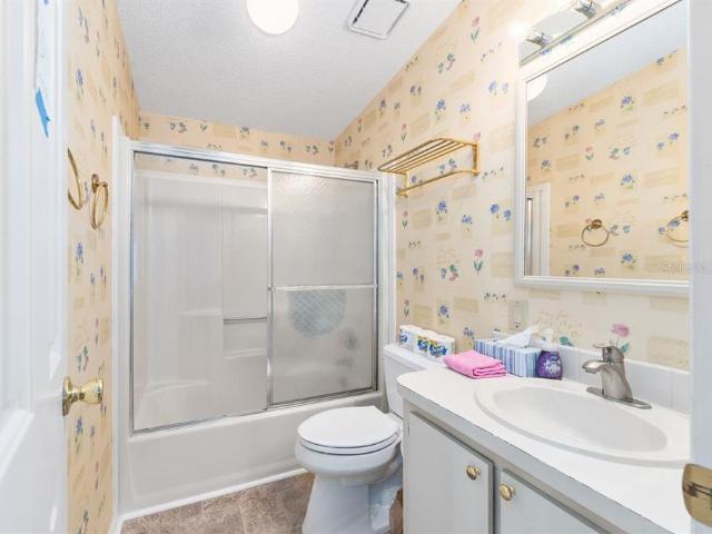 1116 W Boone Ct, Lady Lake, FL 32159 | MLS #OM722106