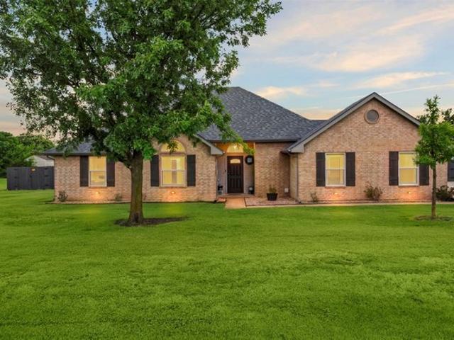 1116 W Sharpshire Dr, Waxahachie, TX 75165