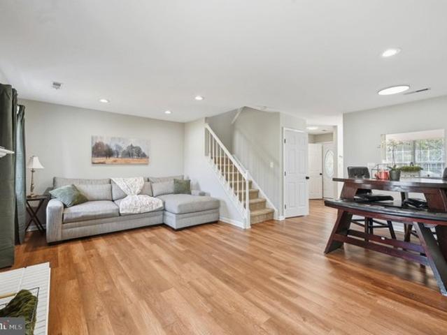 11170 Hamlet Ct, Fredericksburg, VA 22407