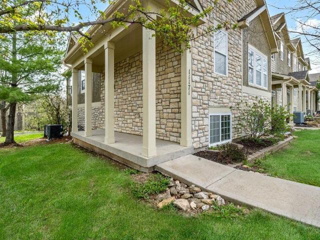 11171 S Woodsonia Dr, Olathe, KS 66061 | MLS #2608 | Compass