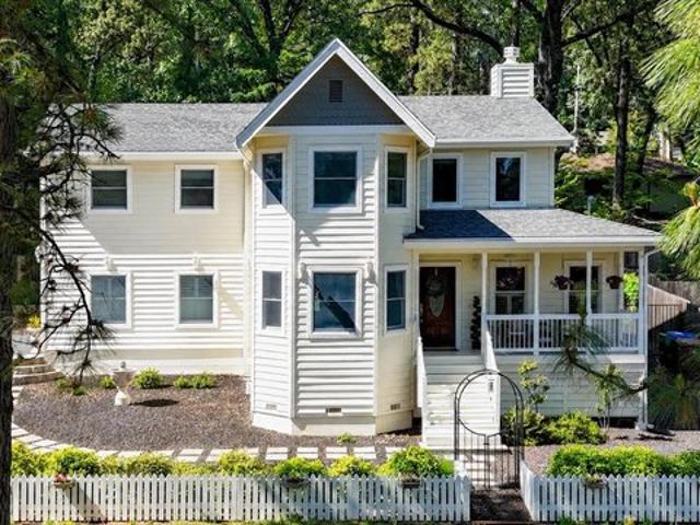 11174 Lower Circle Dr, Grass Valley, CA 95949