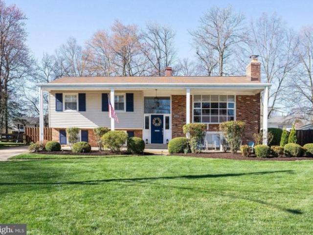 1117 Anesbury Ln, Alexandria, VA 22308