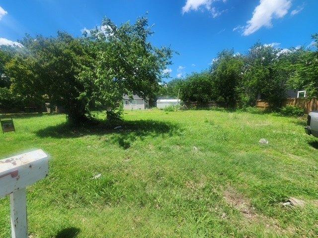 1117 Bell St, Arlington, TX 76001
