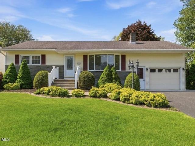 1117 Day Rd, Rotterdam, NY 12303