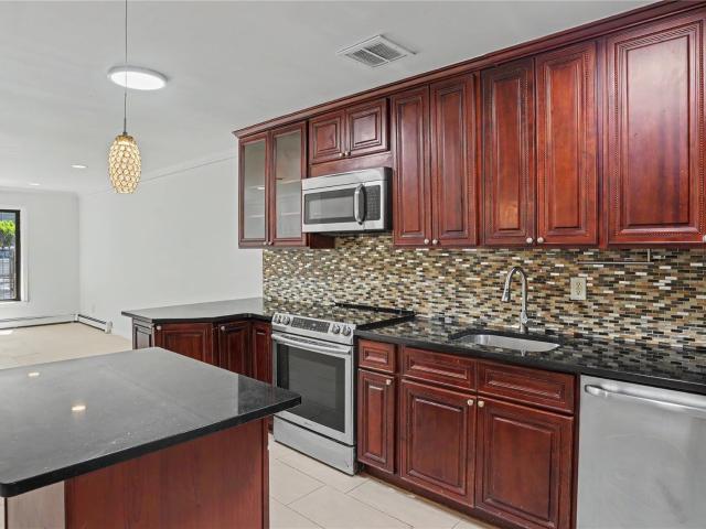 1117 Decatur Street