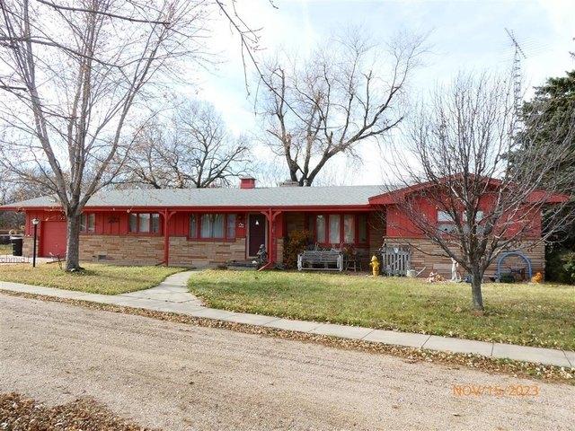 1117 E 8th St, Cozad, NE 69130