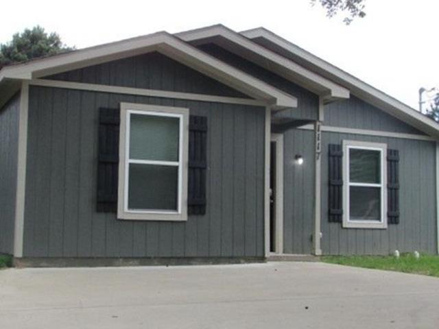 1117 E Birdsong St, Longview, TX 75602