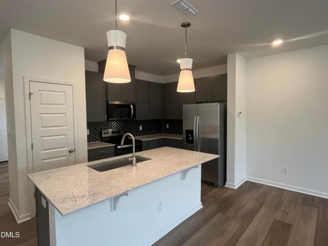 1117 Goldenshrub Street