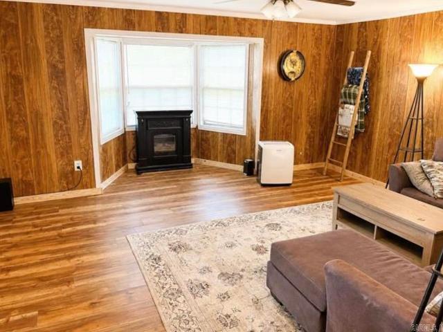 1117 GrannyHollow Road