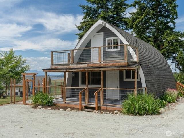 1117 Halsey Dr, Coupeville, WA 98239