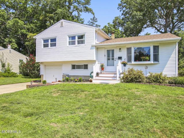 1117 Interlaken Avenue
