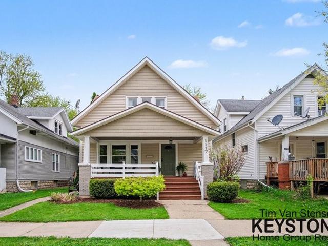 1117 Powers Ave NW, Grand Rapids, MI 49504
