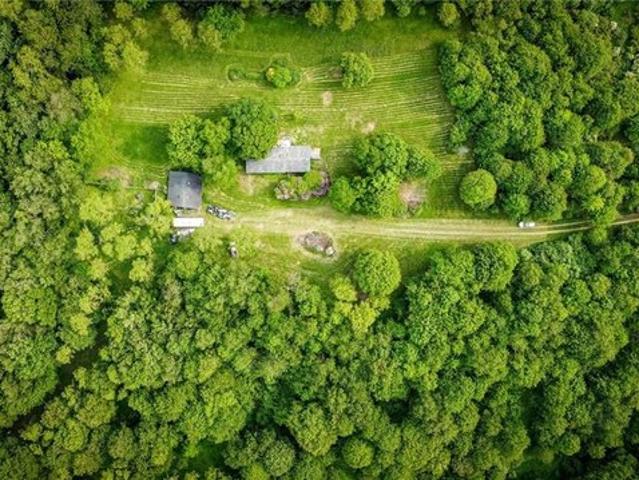 1117 Prospect Rd, Evans City, PA 16033