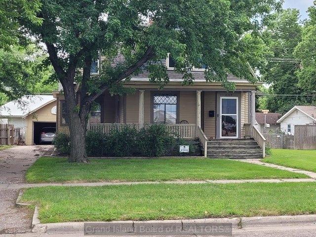 1117 W 1st St, Grand Island, NE 68801