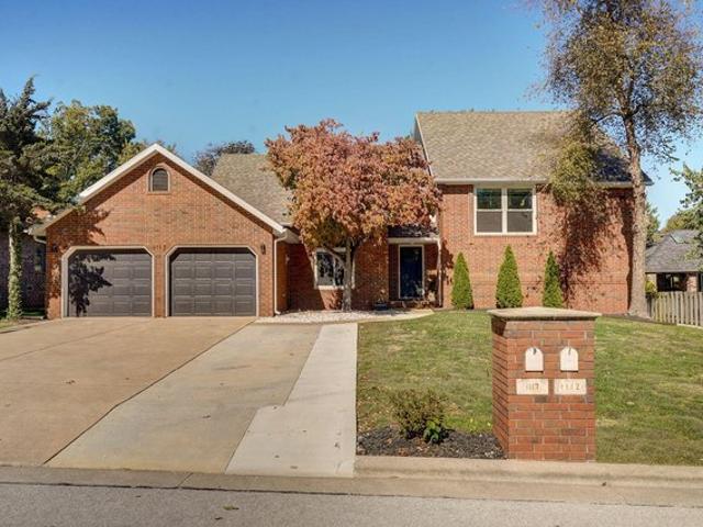 1117 W Woodhaven St, Springfield, MO 65810