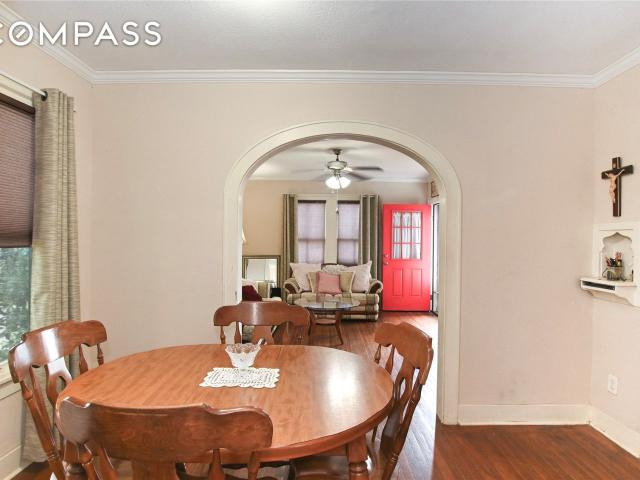 1117 37th St, Galveston, TX