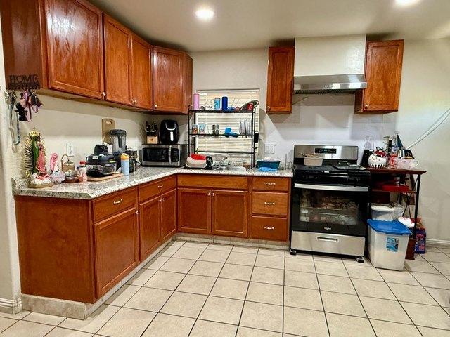 1118 N Augusta St, Fresno, CA 93701