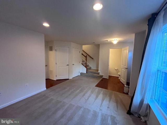 1118 Oakwood Street