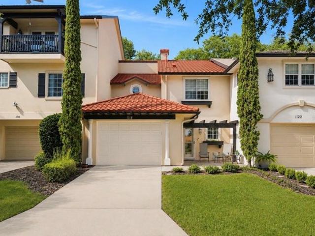 1118 Avenida De Las Casas, Lady Lake, FL 32159