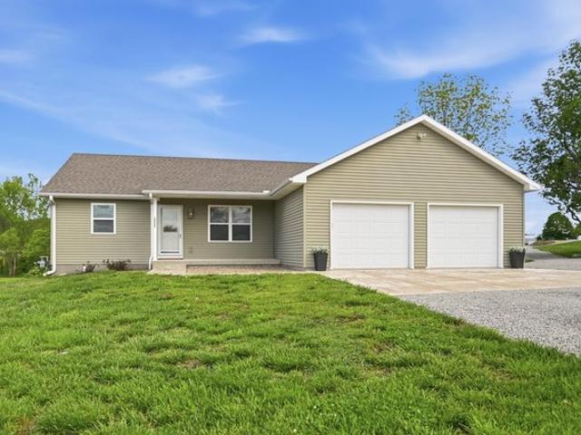 1118 Ash Ct, Lyndon, KS 66451